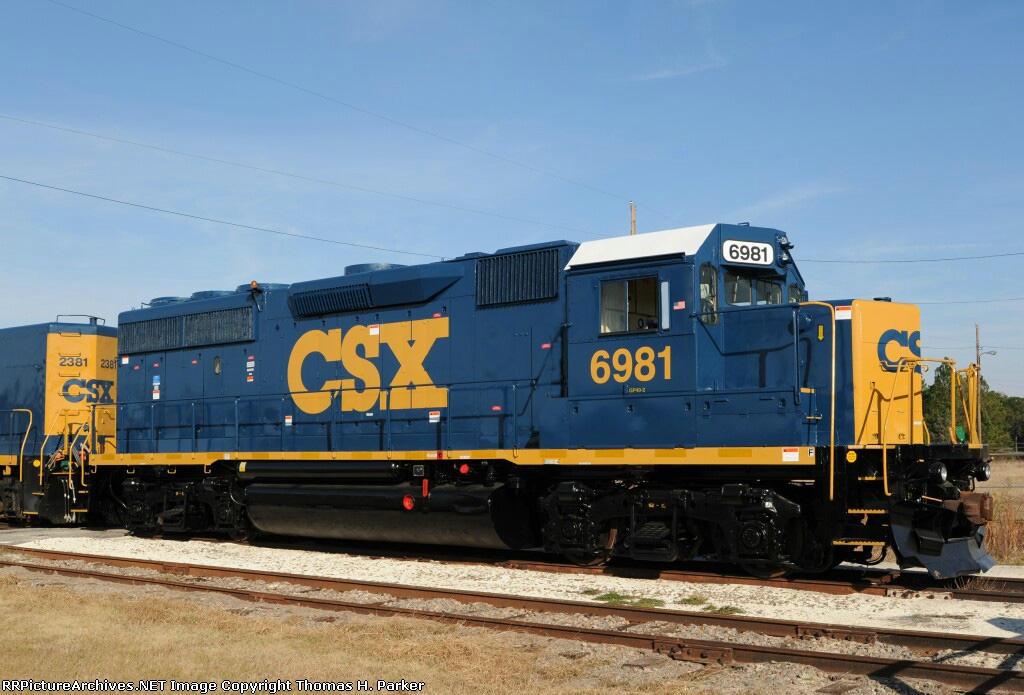 CSXT 6981 GP40-2